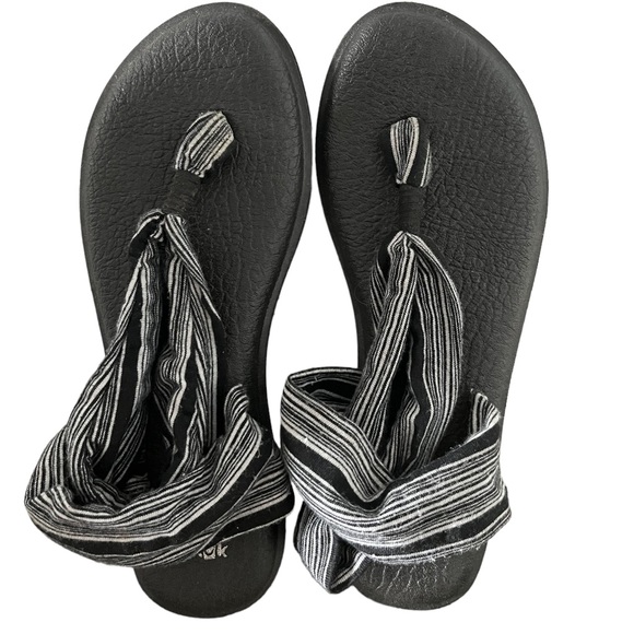 Sanuk | Shoes | Sanuk Yoga Slingback Black White Striped Sandals | Poshmark